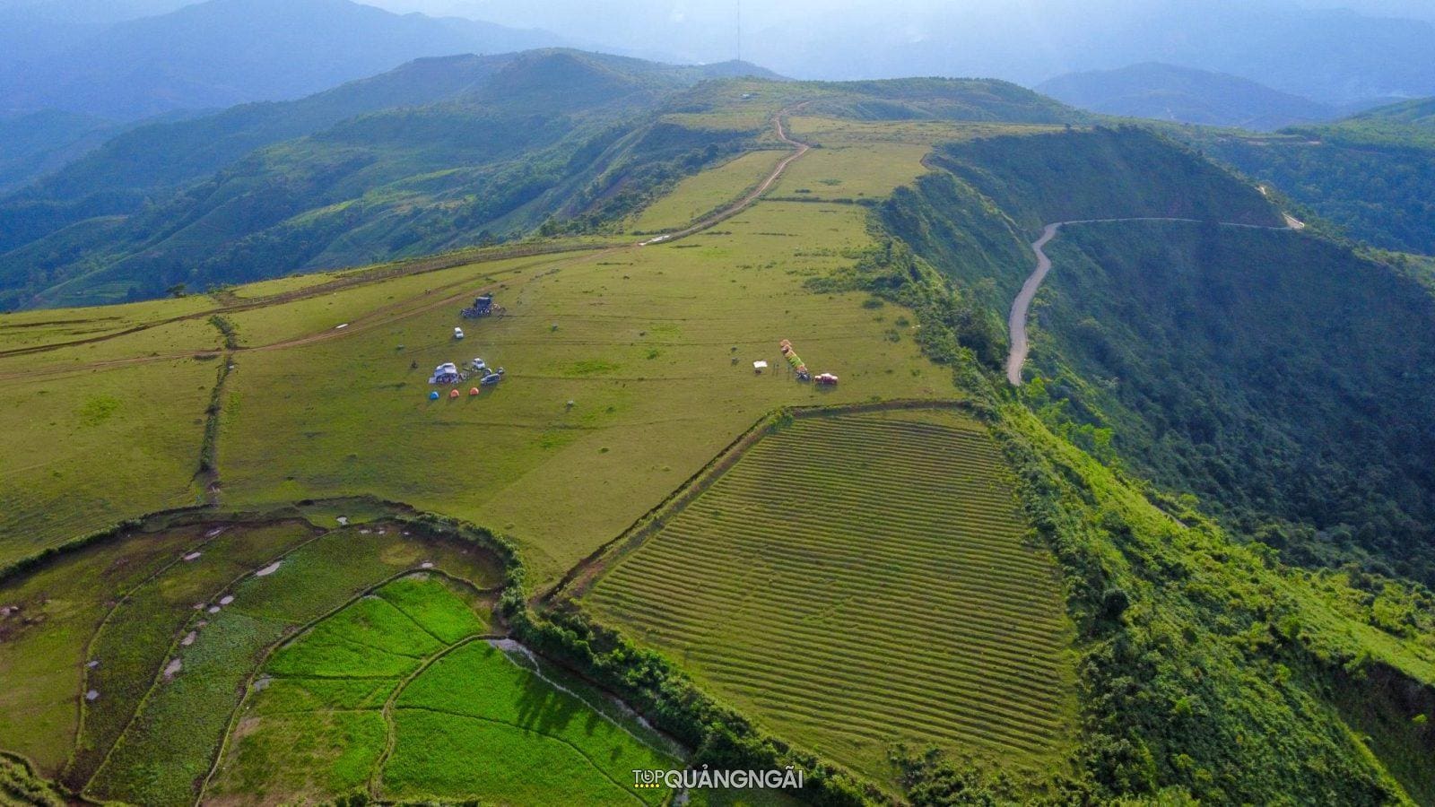 Vẻ đẹp mê hồn của Thảo nguyên Bùi Hui - Ba Tơ - Quảng Ngãi - Top Quảng Ngãi